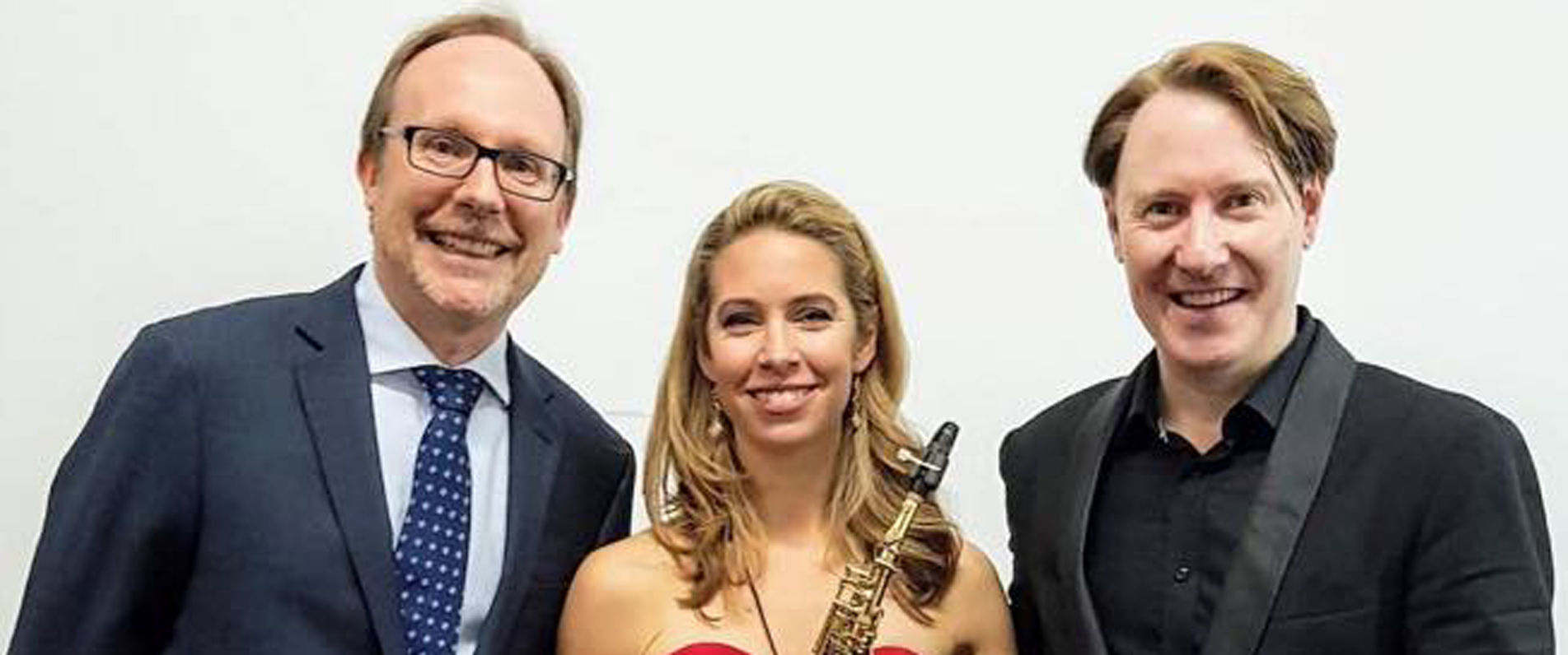 Amy Dickson debuts Matthew Hindson's saxophone concerto | Faber Music